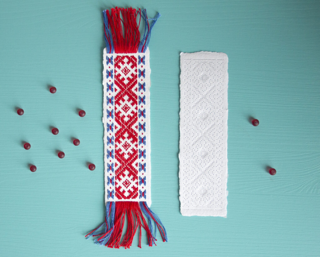 Puhja kirivöömustriline niidik - Niidik